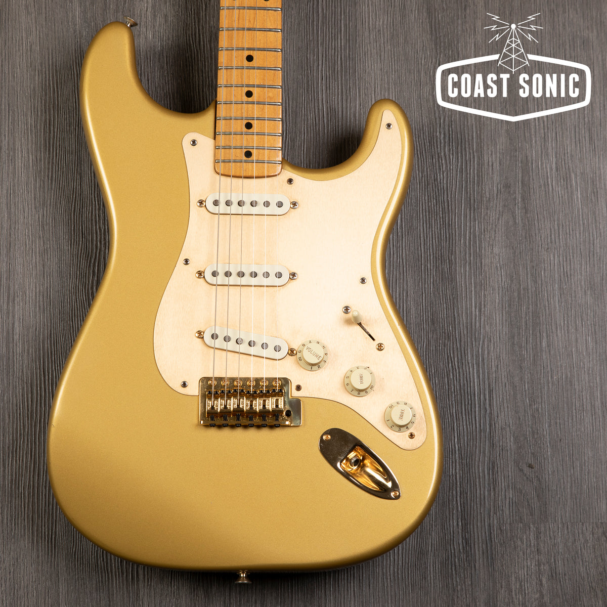 2004 Fender 50th Anniversary Classic 50's Stratocaster Aztec Gold ...