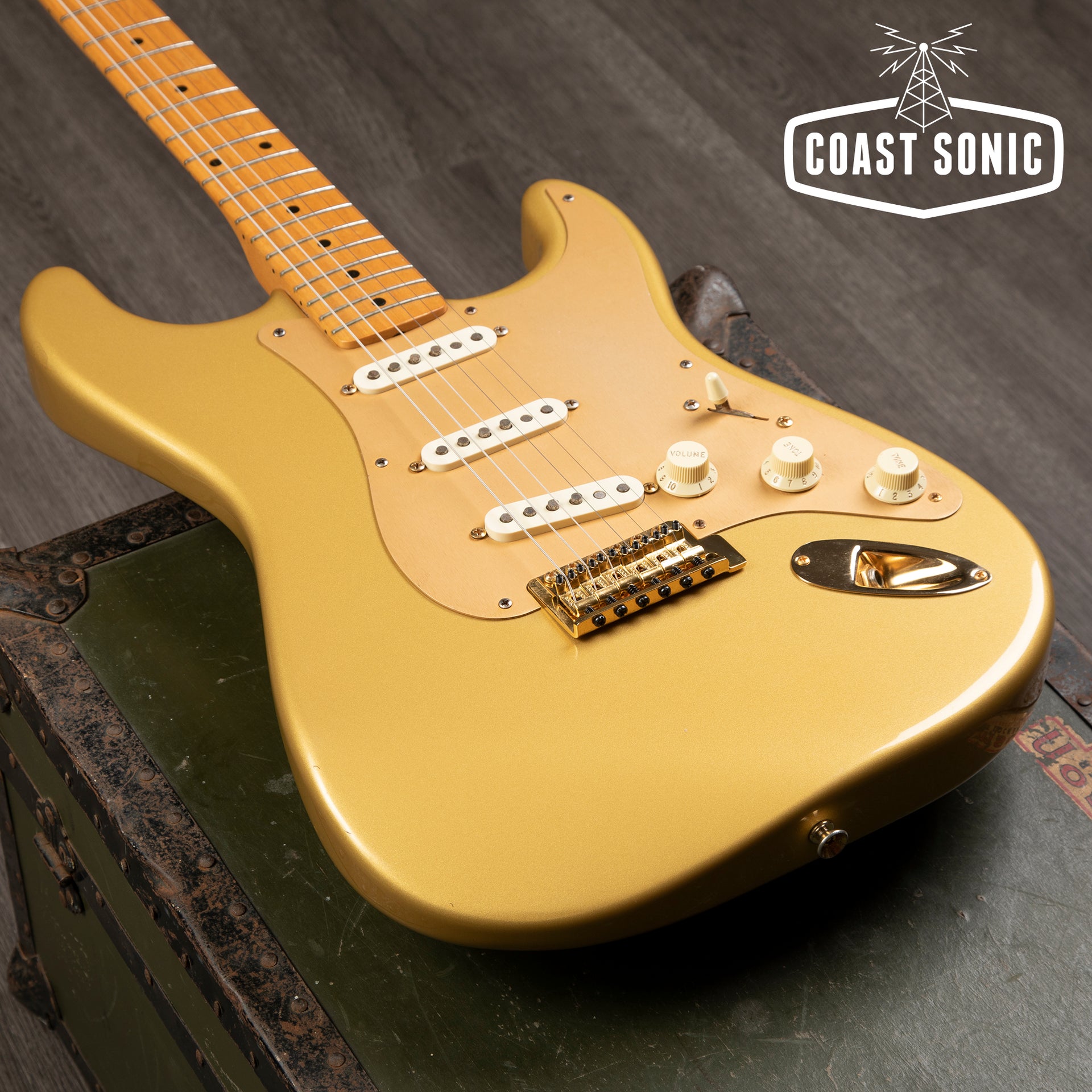 2004 Fender 50th Anniversary Classic 50's Stratocaster Aztec Gold ...